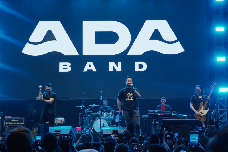 Ada Band Tampil Apik di Pekan Raya Kendal